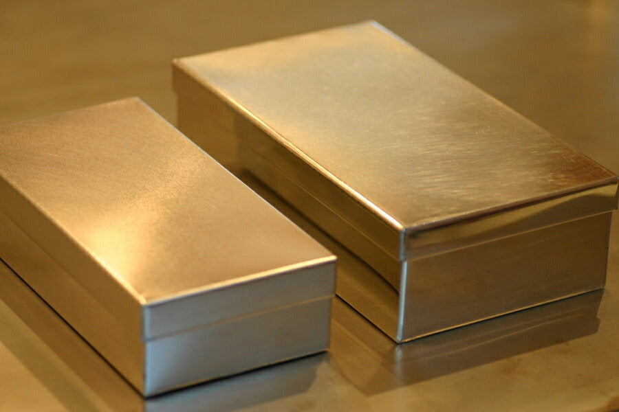 ブリキ製 収納ボックス 角缶Lサイズ – CHLOROS